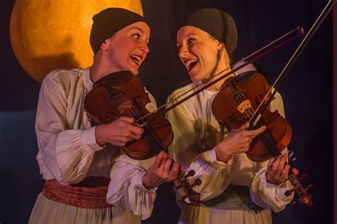 Spectacle très jeune public Dame La Lune Ulule