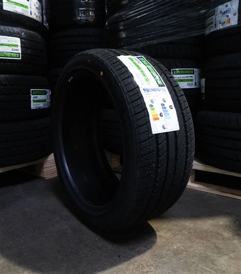 Evergreen EU72 - 235/40/18 XL