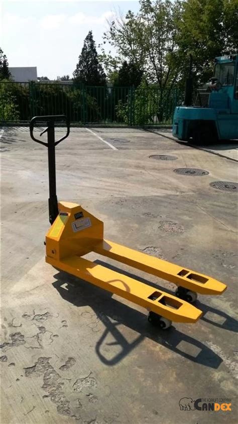 Liftex Titanic палетна количка 5000 кг №1310 КАНДЕКС мотокари палетни колички гуми наеми