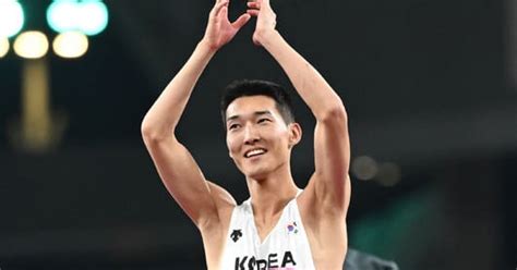 사진 은메달 우상혁아쉬워도 격려 조선비즈