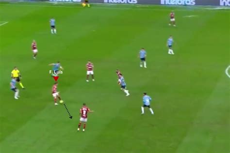 Volante Ou Lateral Filipe Luís Renasce No Flamengo Com Dupla Função
