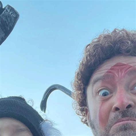 Hollywood Star Zac Efron And Hot Brother Dylan Strip Off To Go Bungee Jumping Artofit