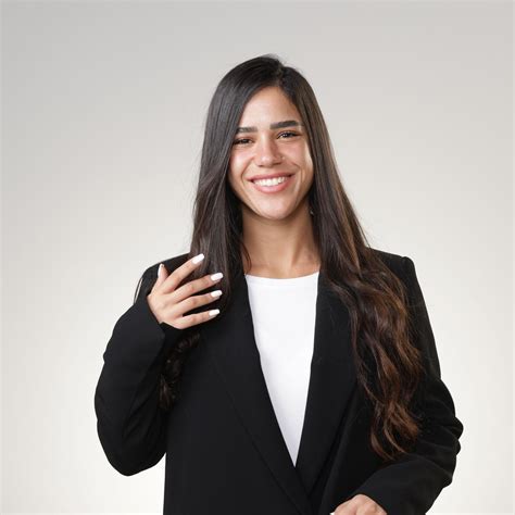 תחשבו על זה משפחה בלי ביטוח חיים היא כמו סירה בלי חוף למקרה של סערה 🌧️ כשהמשפחה שלך לא מכוסה