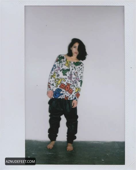 Emily Rudd Feet Aznudefeet