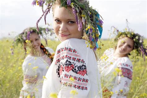 Ukraińskie Dziewczyny Obraz Stock Obraz Złożonej Z Osoba 23546013
