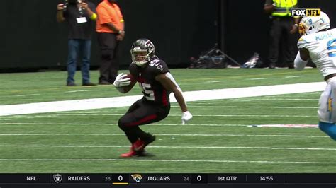 Atlanta Falcons Running Back Tyler Allgeier Breaks Loose For 44 Yard