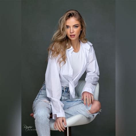 Lucia Needham Picture