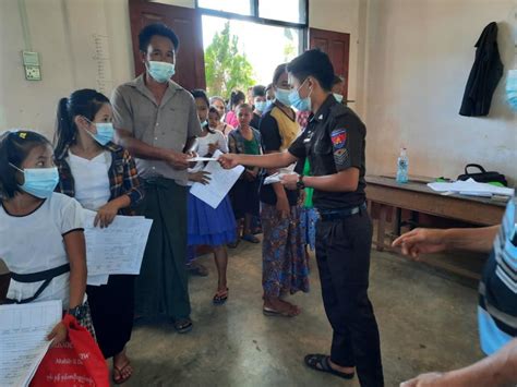 သရက်ချောင်းမြို့နယ်တွင် ပန်းခင်းစီမံချက်ဖြင့် အိမ်ထောင်စုနှင့် နိုင်ငံသားစိစစ်ရေးကတ်ပြားများ ကွင