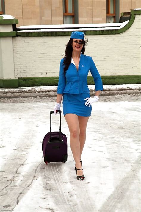 Hairy Flight Attendant Melissa Showing Her Bush Porn Pictures Xxx