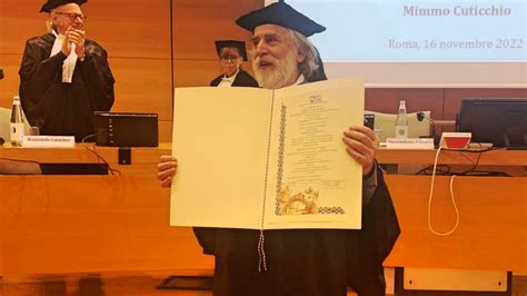 Mimmo Cuticchio Riceve La Laurea Honoris Causa Dietro I Pupi Cè Un