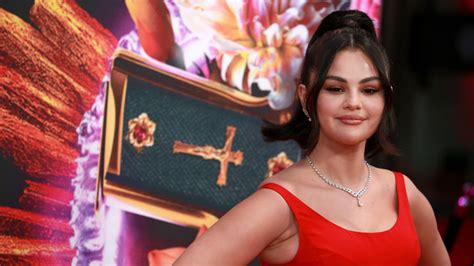 Outdated Trends Selena Gomez Was Caught Wearing