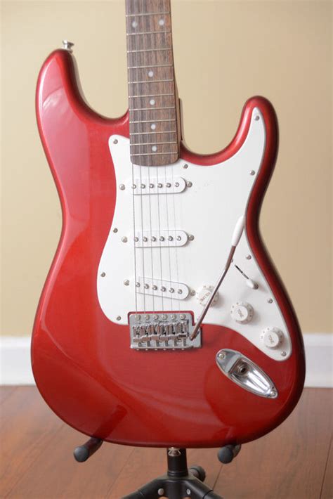 Squier Strat Special Pak 030 1605 Indoensia Fuzzfaced