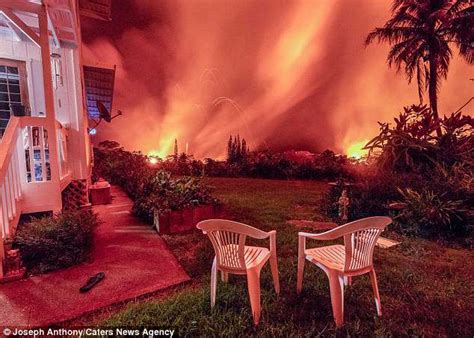 Hawaii Resident 75 Snaps Incredible Photos Of Volcano Kilauea Exploding From Her Bedroom