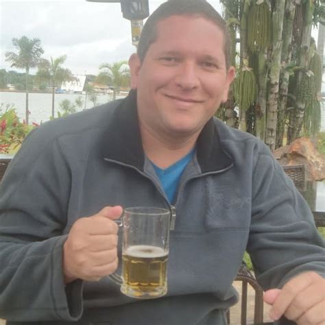 Emerson Viegas Emerson Viegas • Threads Say More