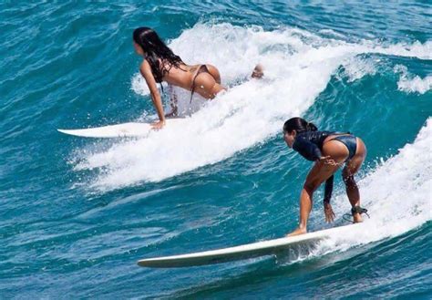 Hot Girls Surfing