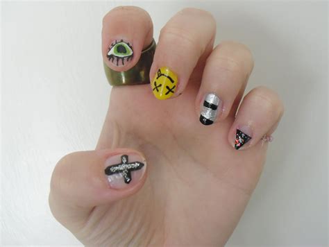 Fashion Influx Uk Fashion Blog Nails And Naughty Bracelets