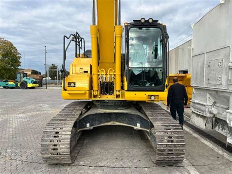 Komatsu Pc210nlc 11eo Crawler Excavator For Sale In Padova By Varini Srl