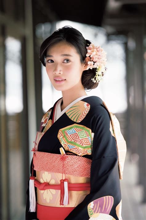 結婚式の和装に合わせたいアップのヘアアレンジ・髪型まとめ Marry マリー