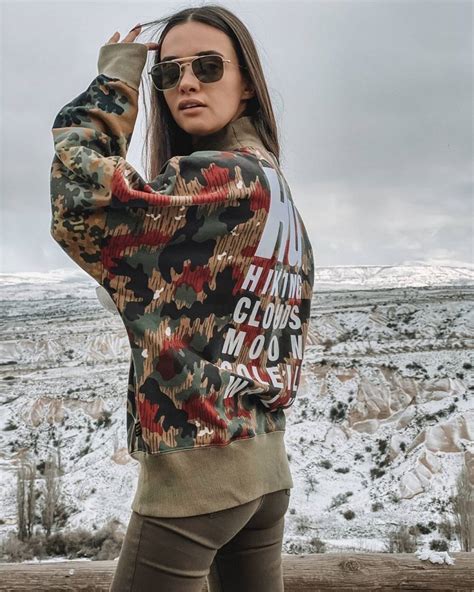 Hande Soral Biography Height Life Story Super Stars Bio