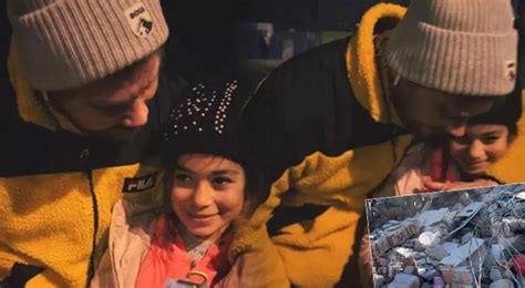 Sinan Akçıldan Yürek ısıtan Görüntü Depremzede Duru Ile Düet Yaptı