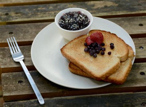 Berry Toast Breakfast Stock Image Image Of Piece Delicious 35965481