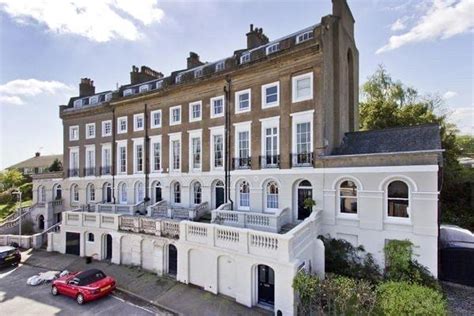 Constitution Crescent Gravesend Da12 2 Bed Ground Floor Flat £1400