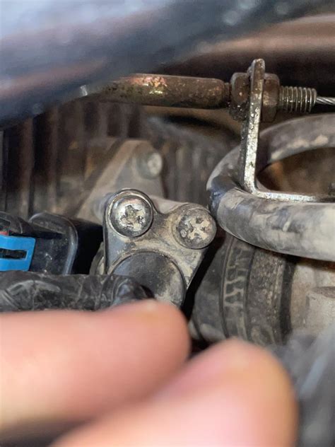 Chinese moto quality screws, any advice? Thinking to drill and use extractor tool : r/MechanicAdvice
