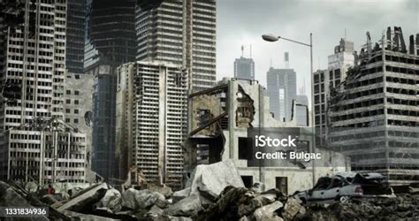 โพสต์ภูมิทัศน์เมืองสันทะยู ภาพสต็อก ดาวน์โหลดรูปภาพตอนนี้ การทำลาย มโนทัศน์ ซากพัง