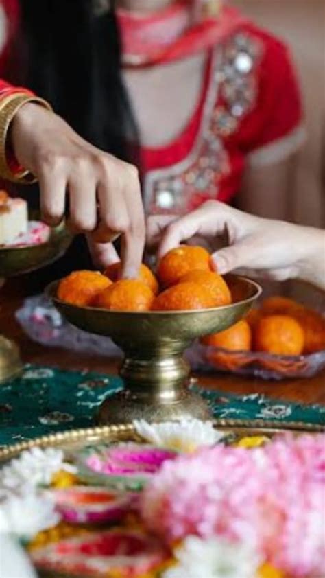 Top 5 Indian Veg Snacks For Parties That Everyone Will Love