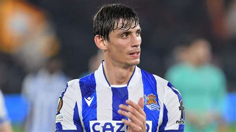 Robin Le Normand Da Real Sociedad Segue Os Passos De Laporte E Vai Defender A Seleção Espanhola