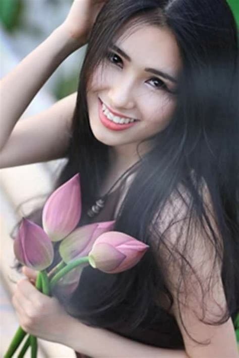 Pictures Of Beautiful Romantic Foreign Women Girls Pictures