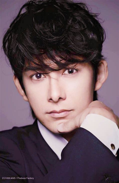 Pin De Thuy Hoang En Sthasian