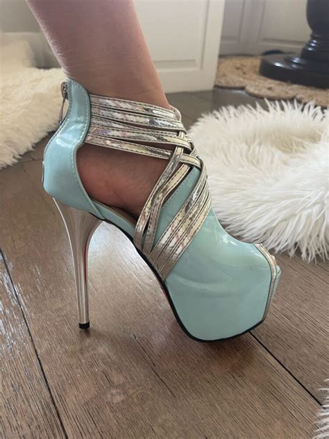 Emma Hix Feet