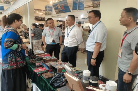 昆明市农业农村局赴上海参加会展及开展招商活动企业市场展销会