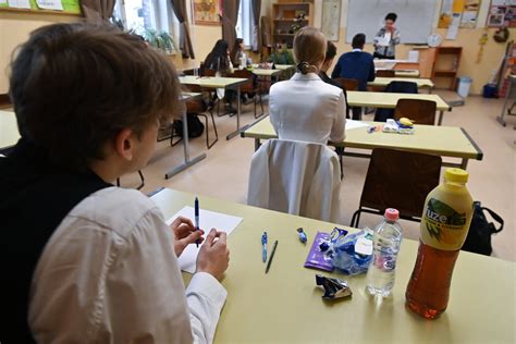 Angol nyelvből vizsgáztak a diákok csütörtökön huszonketto hu