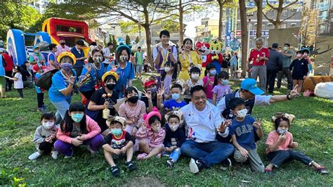 林耕仁再辦假日親子趴 三公尺巨貓降臨龍山公園