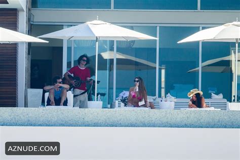 Eiza Gonzalez And Timothee Chalamet Are Spotted Enjoying A Romantic Getaway In Mexico Aznude