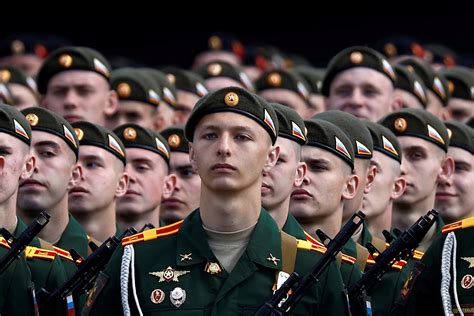 Russia Increases Maximum Size Of Armed Forces By 170000 Servicemen