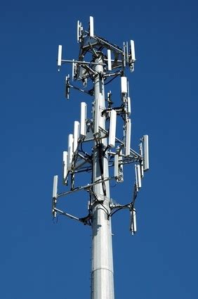 What Is The Difference Between Radio Waves Cell Phone Waves Sciencing