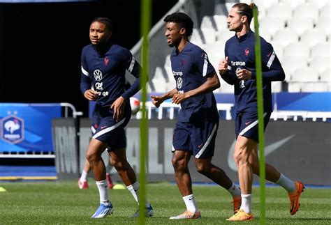 Bradley Barcola In Christoper Nkunku And Kingsley Coman Out Frances