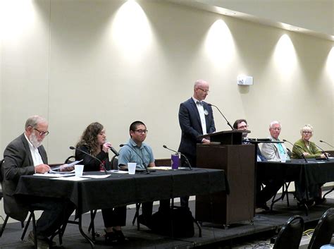 Worthington City Council Candidates Participate In Forum The Globe