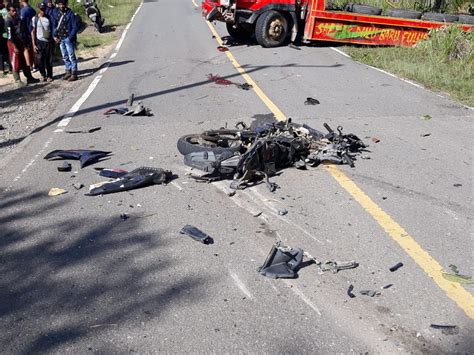 Tronton Mundur Lindas Pengendara Motor Hingga Meregang Nyawa Di Sei