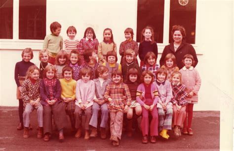 Photo De Classe Ce1 Et Ce2 De 1974 Ecole Primaire Des Filles Copains
