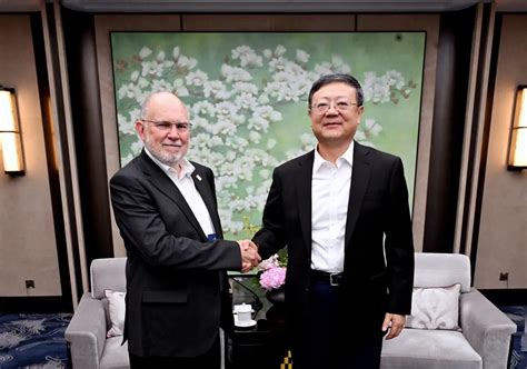 陈吉宁会见世界技能组织主席克里斯·汉弗莱斯浦江头条澎湃新闻 The Paper