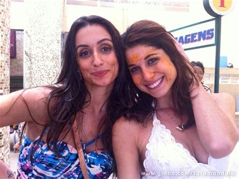 Briga De Gatas Chandelly Braz E Camila Lucciola Se Lambuzam Pelas