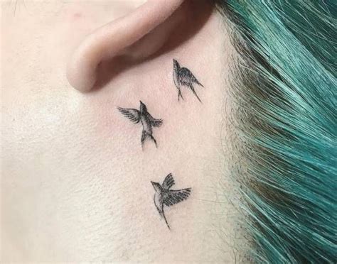 Tatuaż jaskółką znaczenie historia zdjęć Idee per tatuaggi Tatuaggi Idee