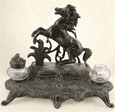 Замечательная старинная чернильница тонкой работы Не хватает одной крышечки отчего такая цена