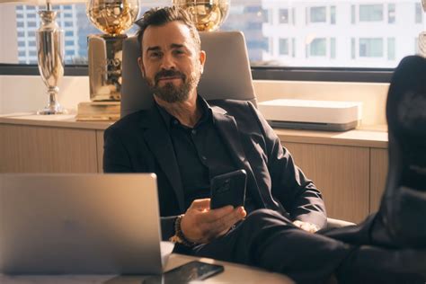 Justin Theroux Doesnt Know What Running Point Means Despite Show