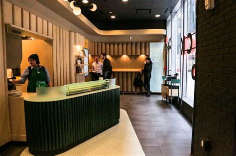 Starbucks Is Shutting Hundreds Of Cafes And Opening Futuristic Pickup