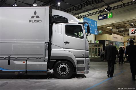 图三菱 扶桑FUSO Super Great 6X2 9 5米厢式载货车 实拍图片 661447 卡车之家